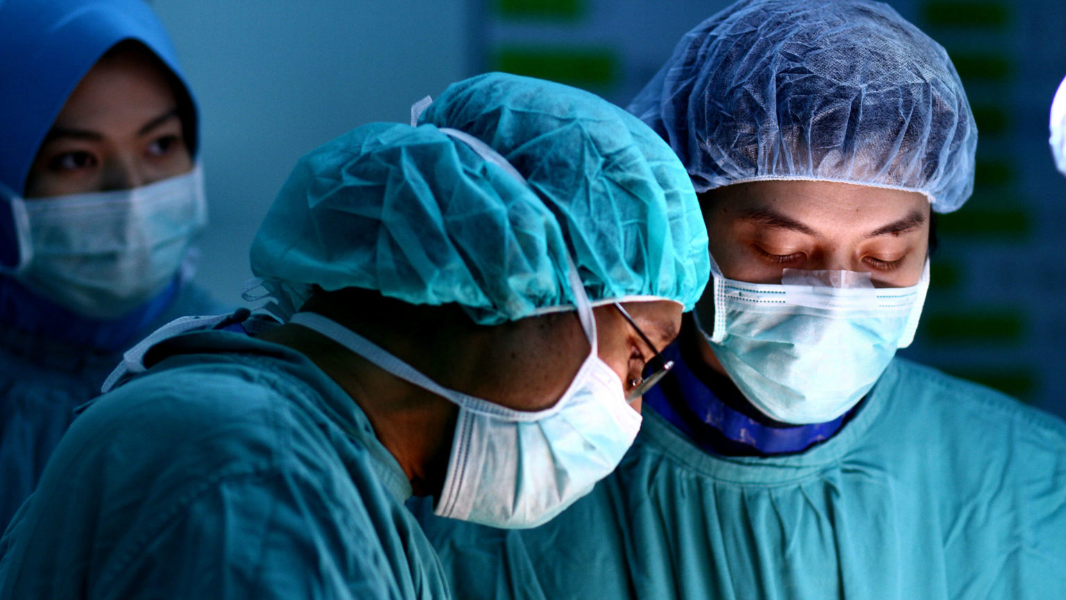 Human head transplant: Controversial procedure successfully carried out ...