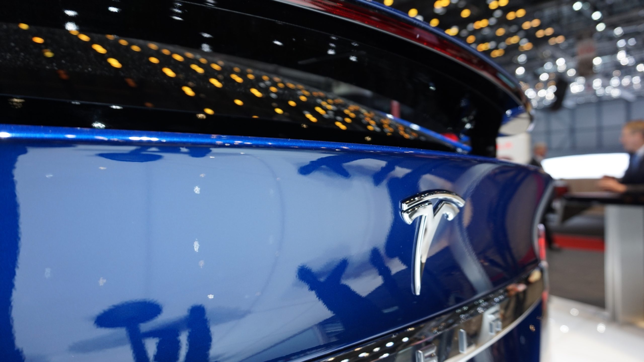 WATCH: A Lamborghini Aventador is no match for the Tesla Model X it seems