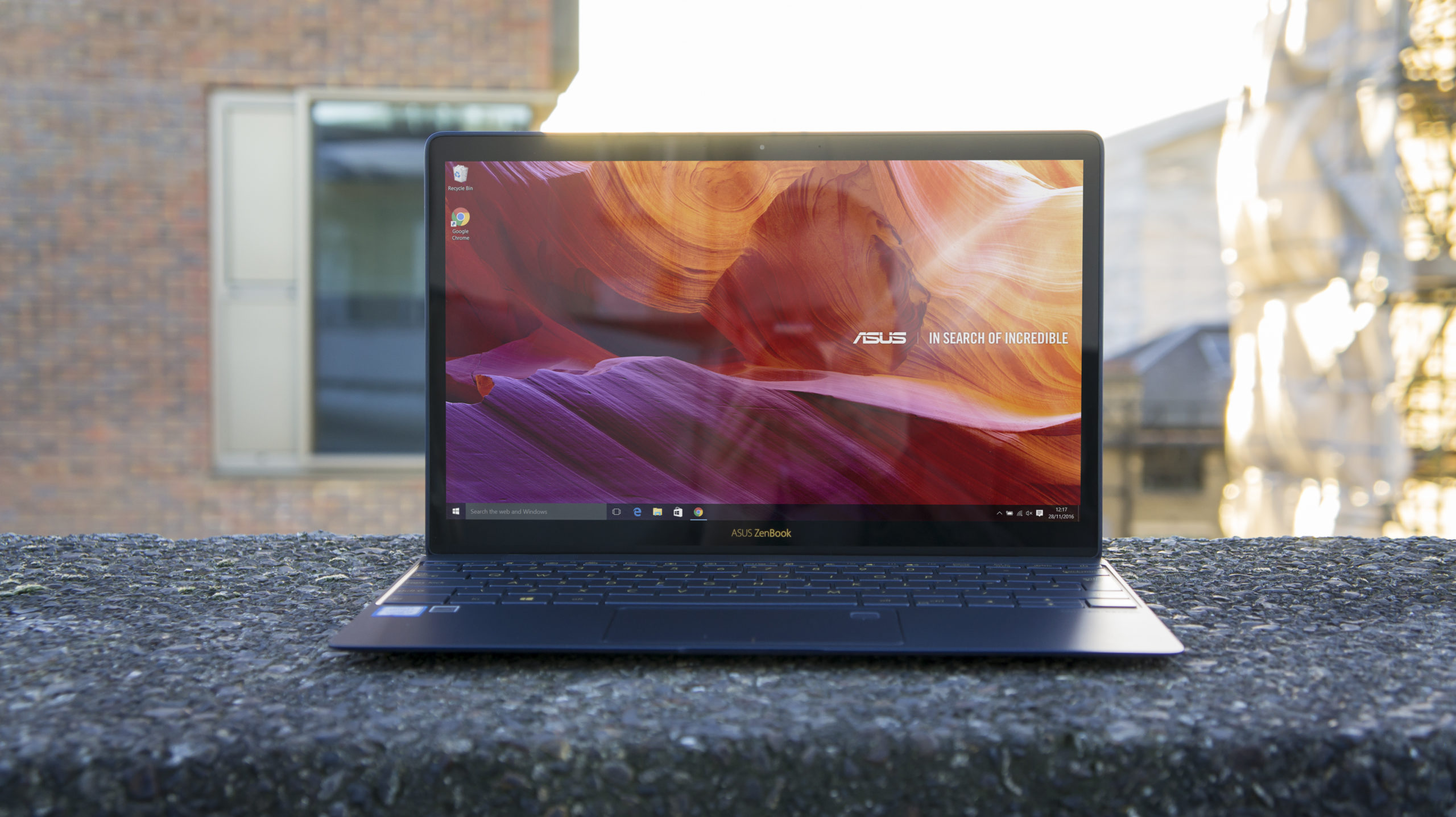 Asus ZenBook 3 review: Finally, a MacBook alternative for Windows 10 fans