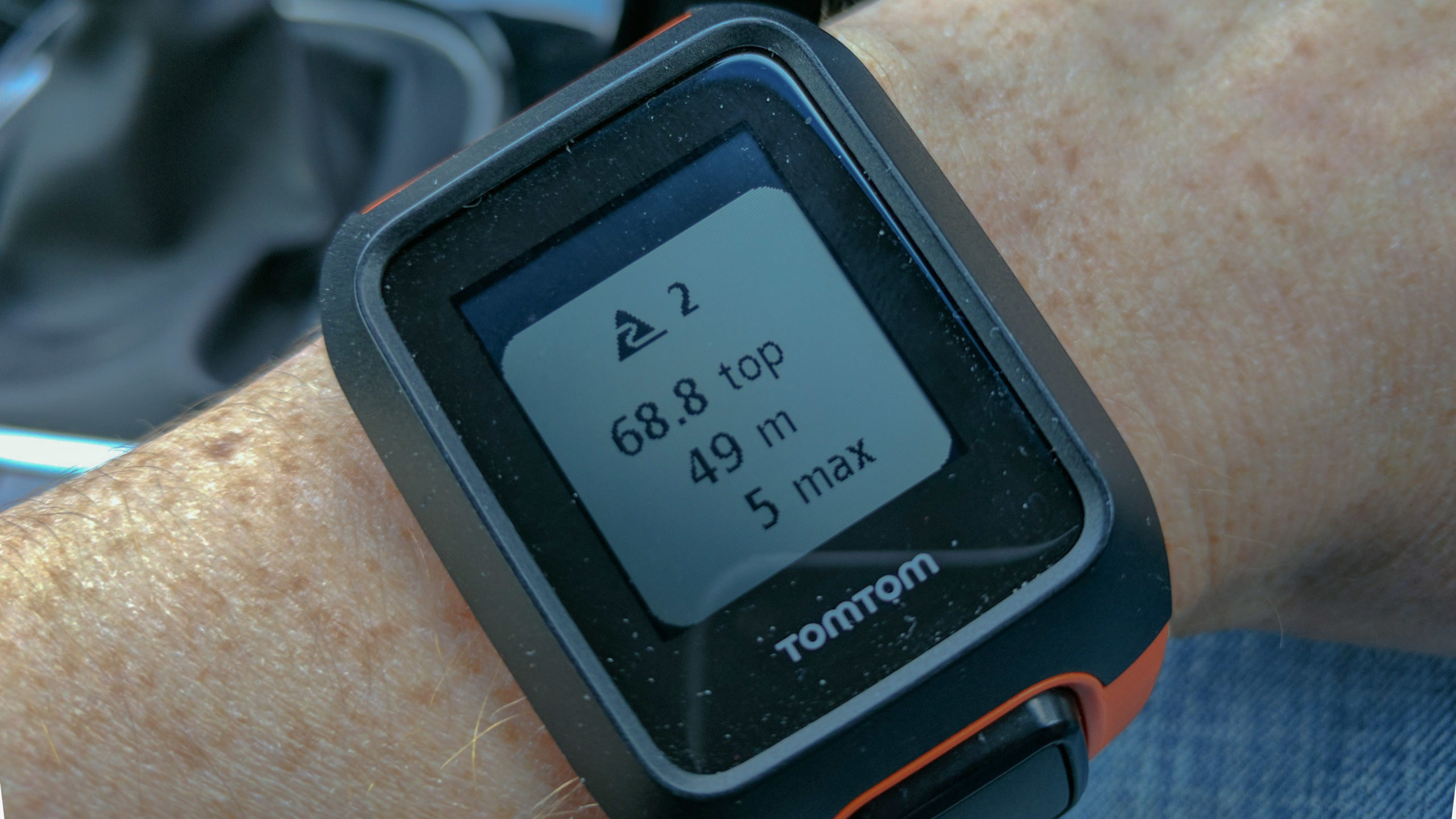 TomTom Adventurer review: A great fitness watch for skiing and hiking ...