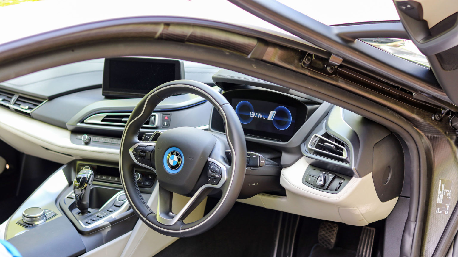 BMW i8 Coupé review (2017): A 21st-century supercar powered by hybrid tech