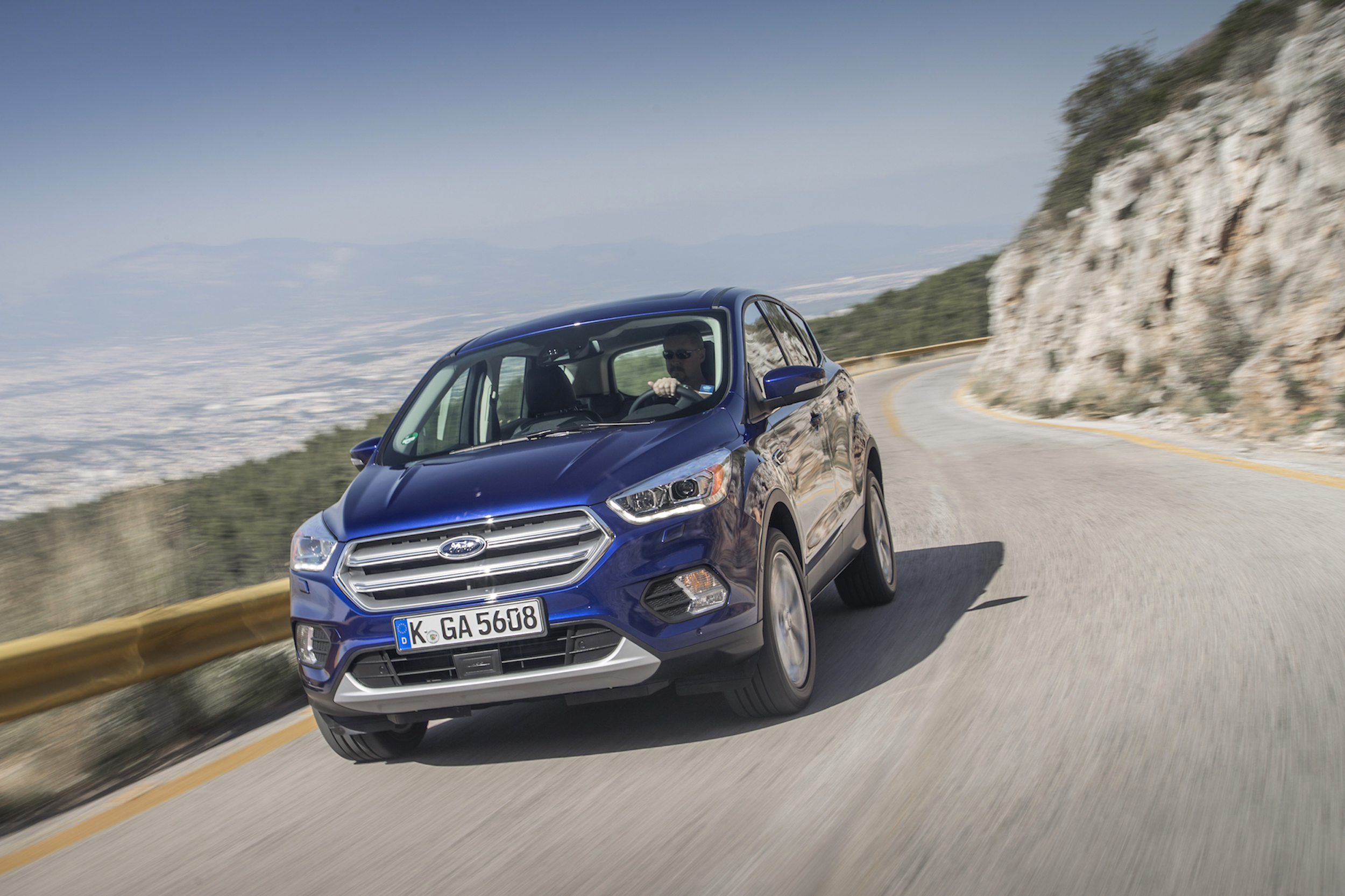 Ford Kuga review (2017): This mid-range SUV is filled with tech