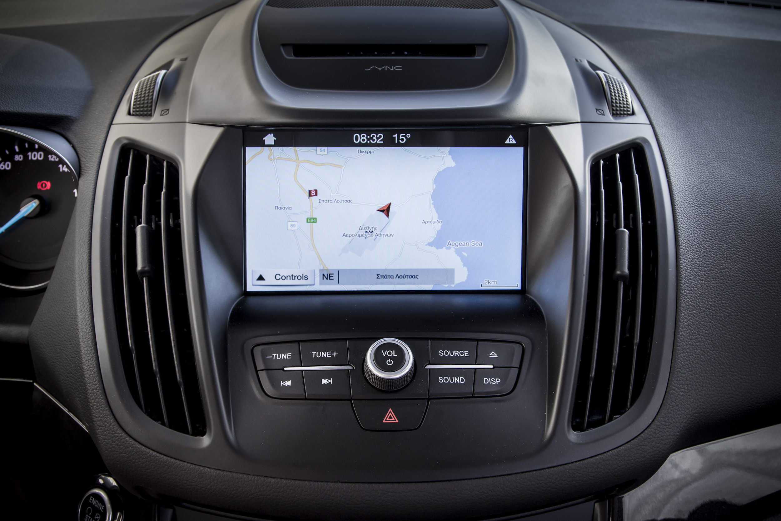 Ford Kuga review (2017): This mid-range SUV is filled with tech