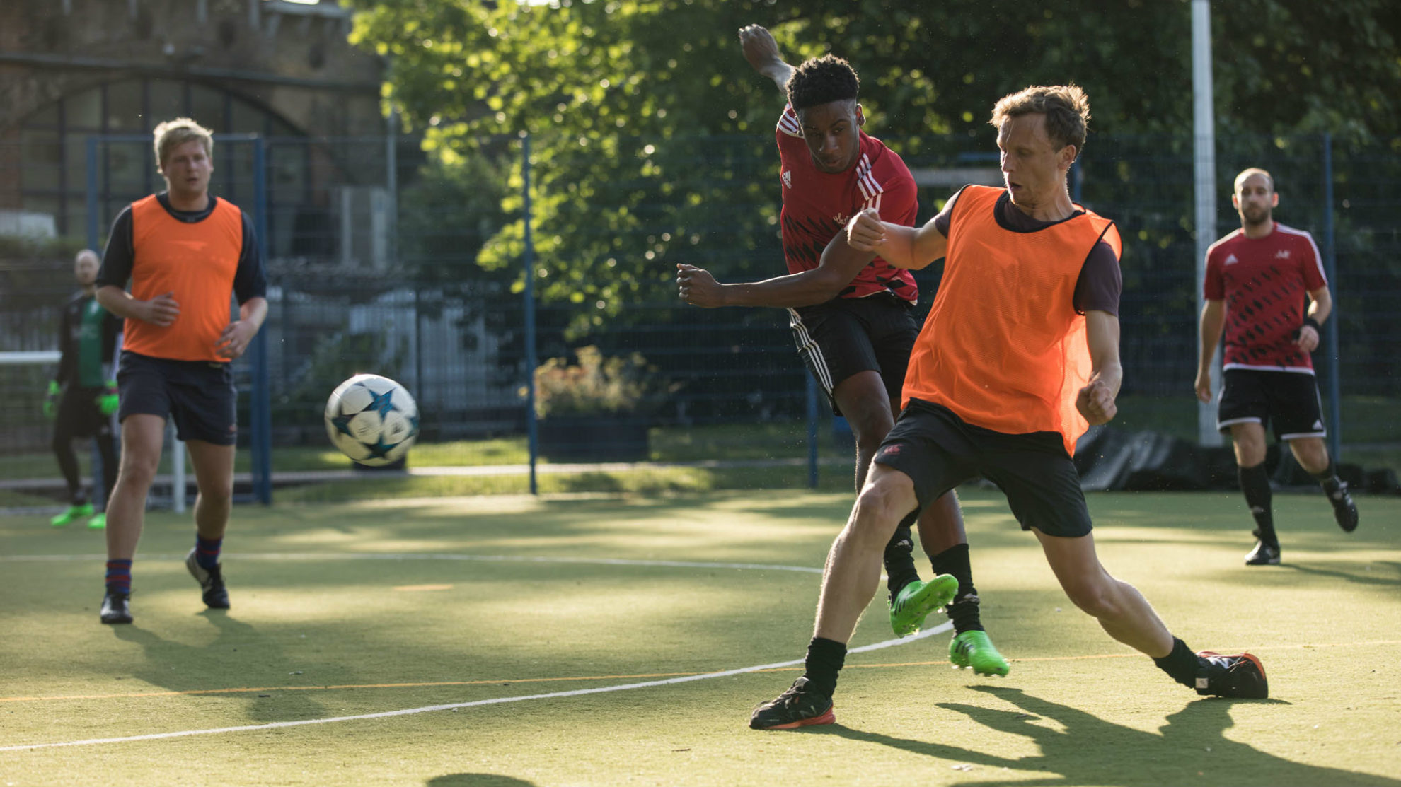Training like a pro: Can Catapult’s amateur football wearable make you ...
