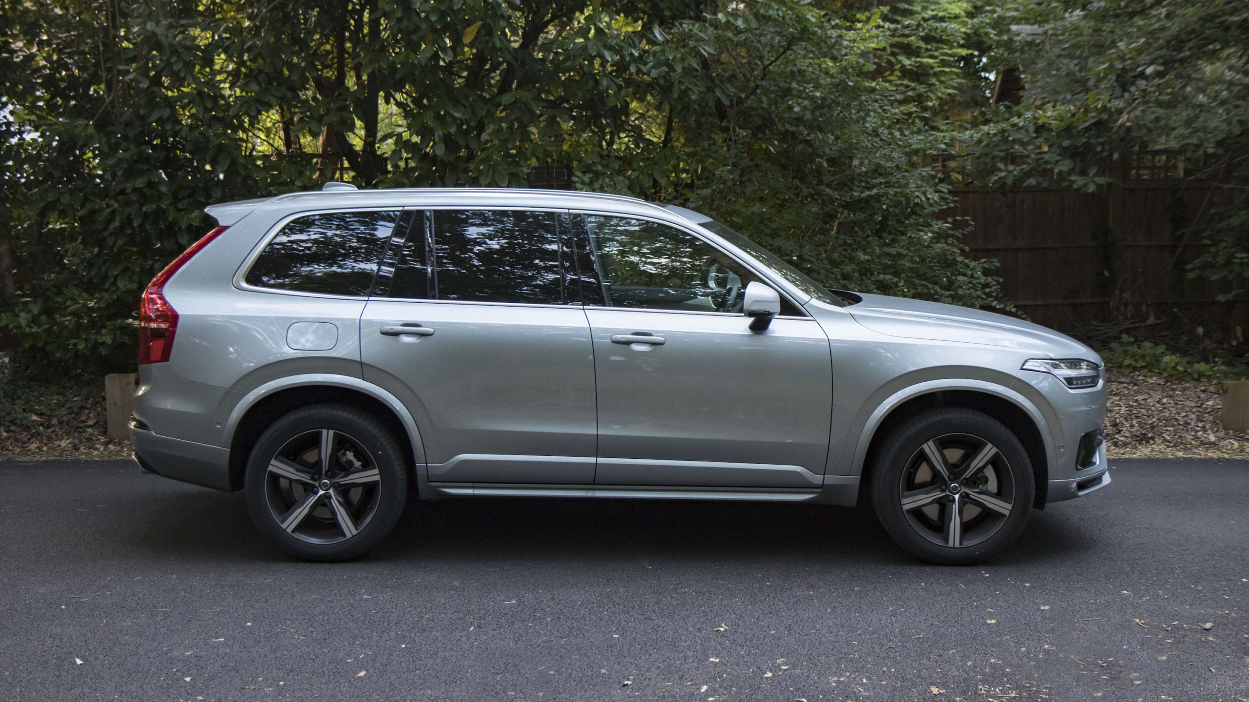 Volvo XC90 T8 R Design (2017) review: The most complete SUV on the road