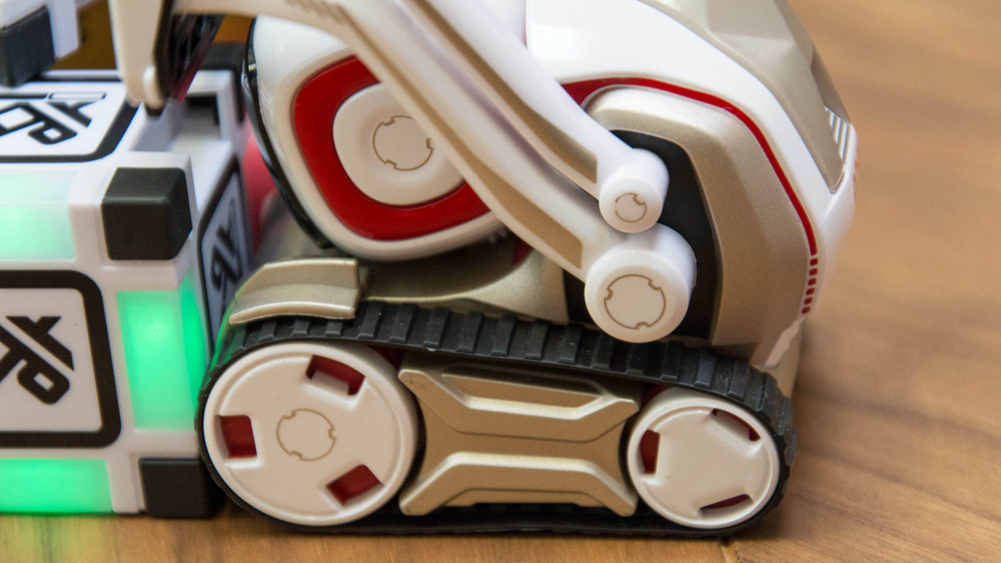 Cozmo review: Anki's charming AI addition to the family is now even cheaper