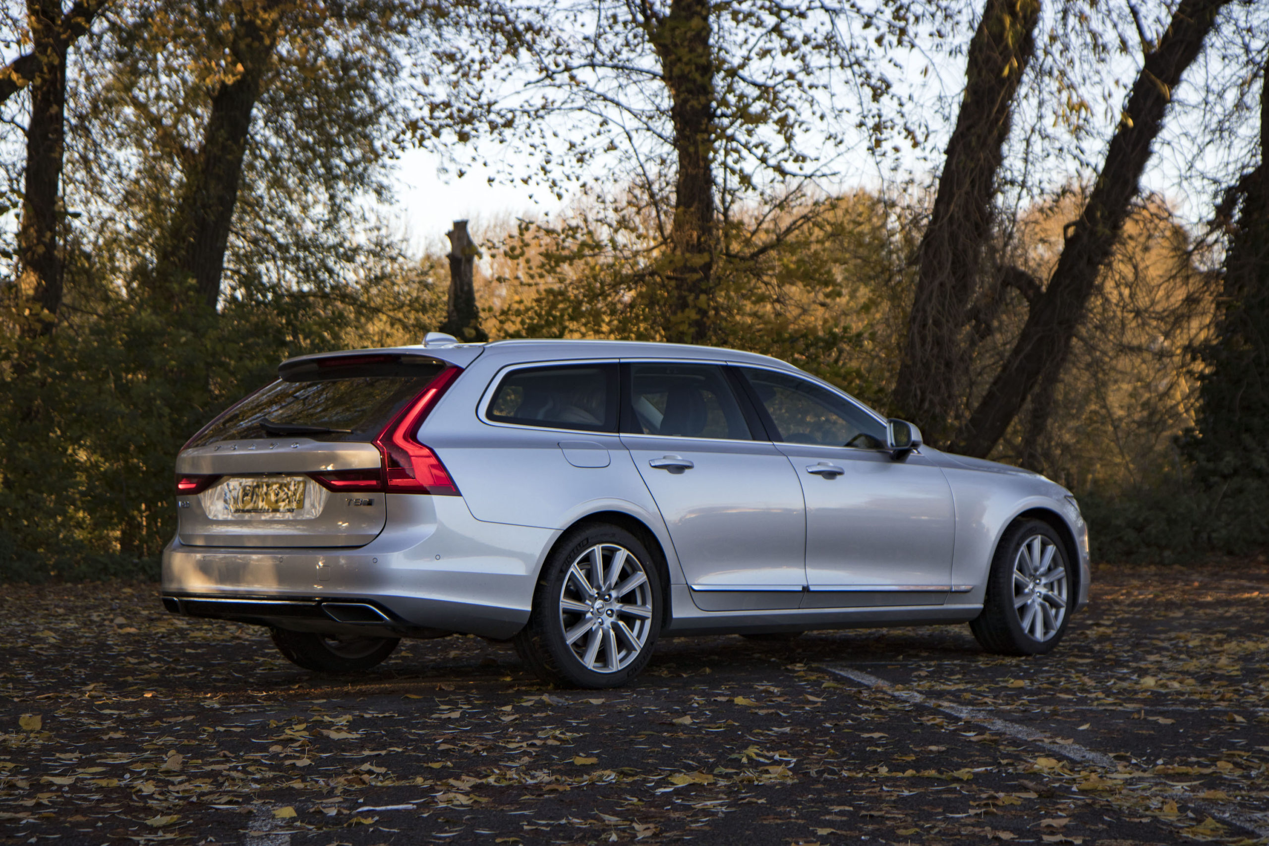 Volvo V90 review (2017): Is the T8 hybrid the best estate on the road?