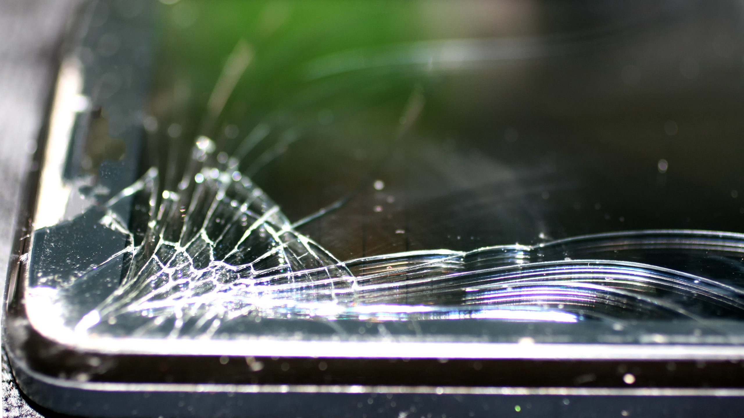 Cracked screens could soon be a thing of the past after scientists ...