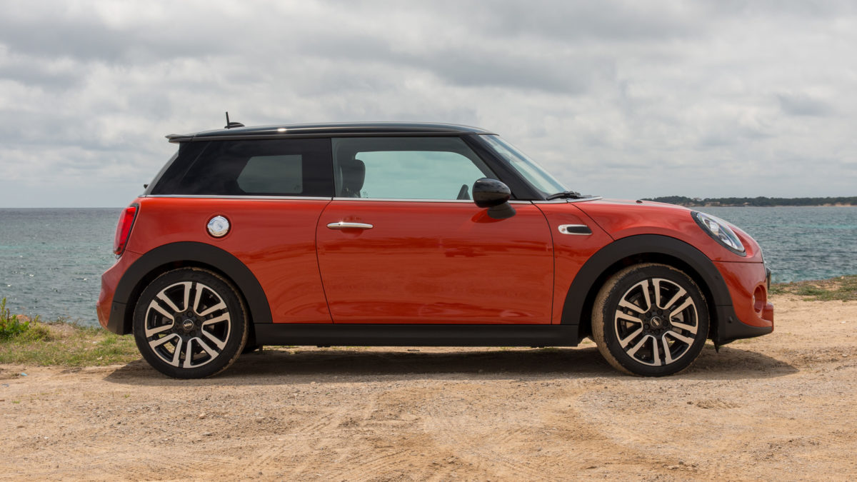 Mini 3-Door Hatch and Convertible (2018) review: A small car that’s big ...