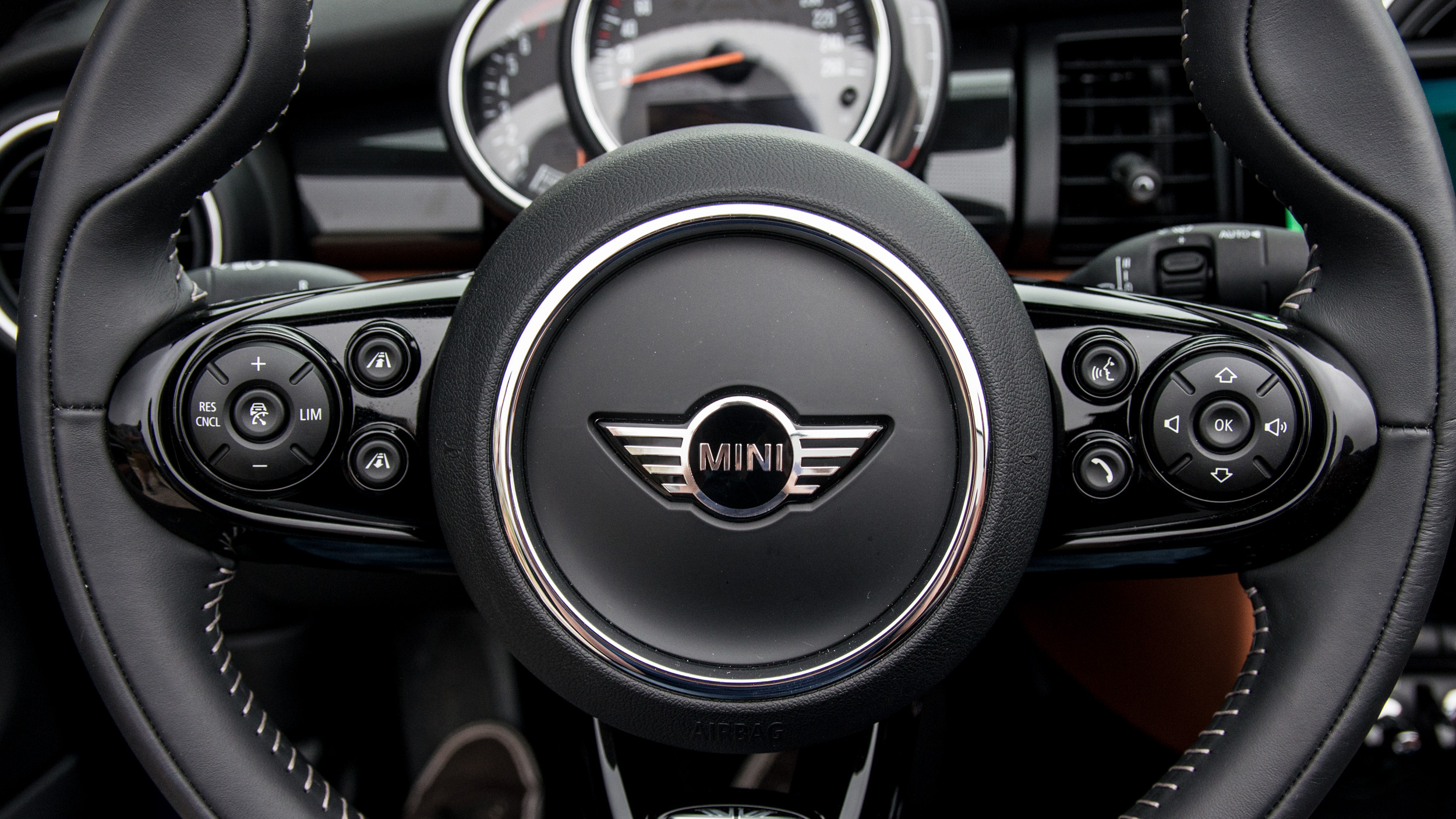 Mini 3-Door Hatch and Convertible (2018) review: A small car that’s big ...