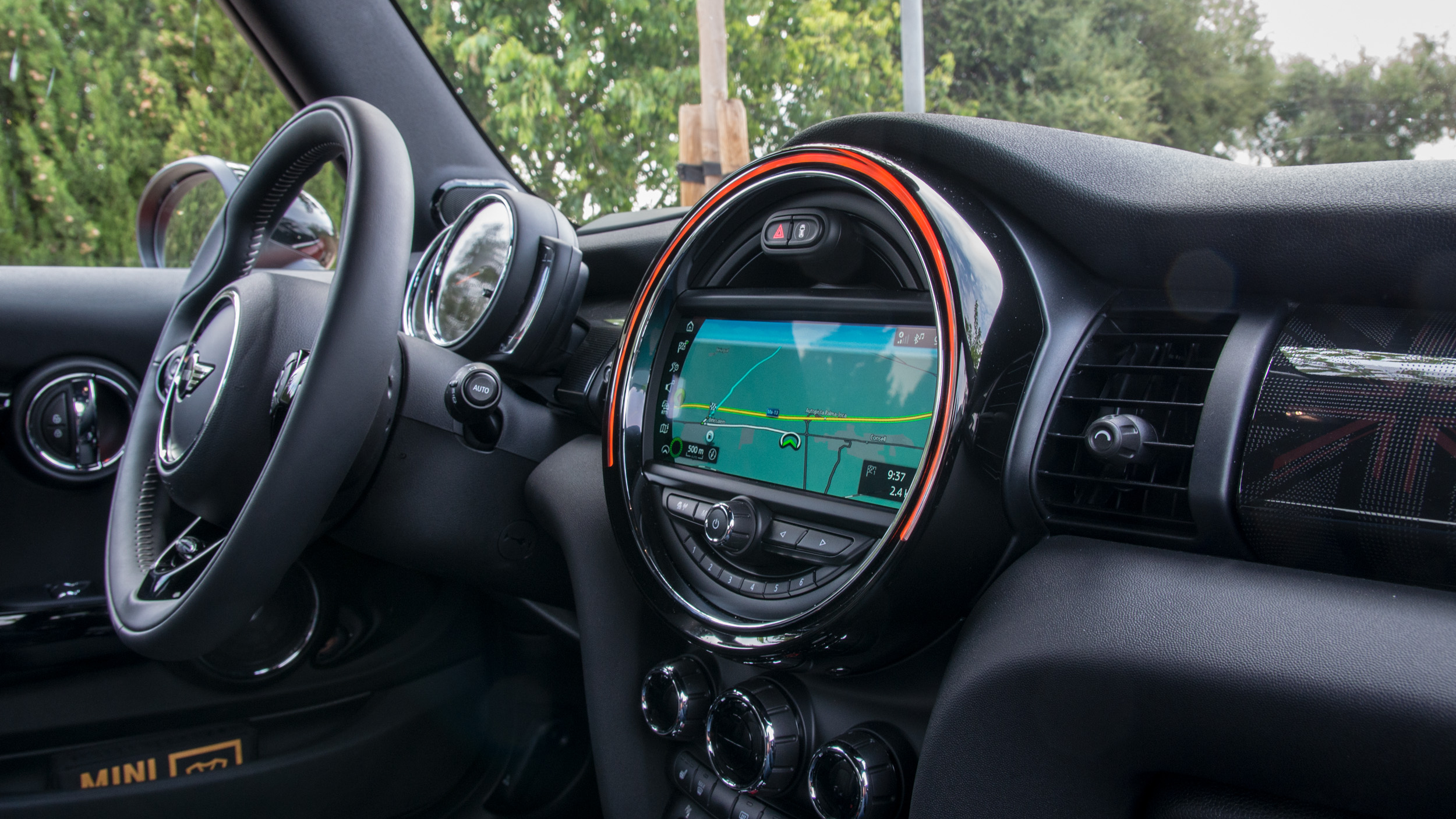 Mini 3-Door Hatch and Convertible (2018) review: A small car that’s big ...