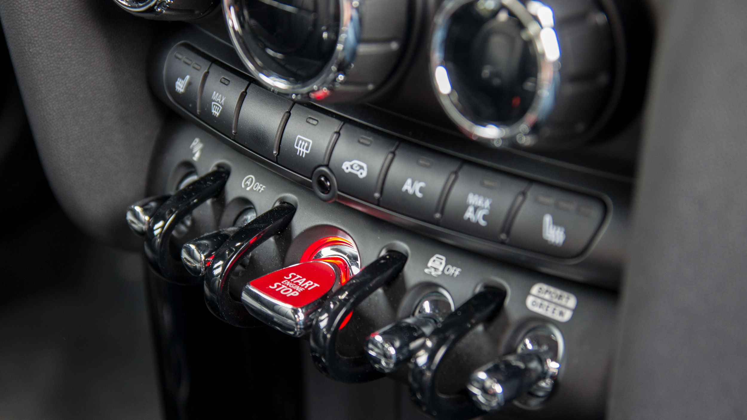 Mini 3-Door Hatch and Convertible (2018) review: A small car that’s big ...