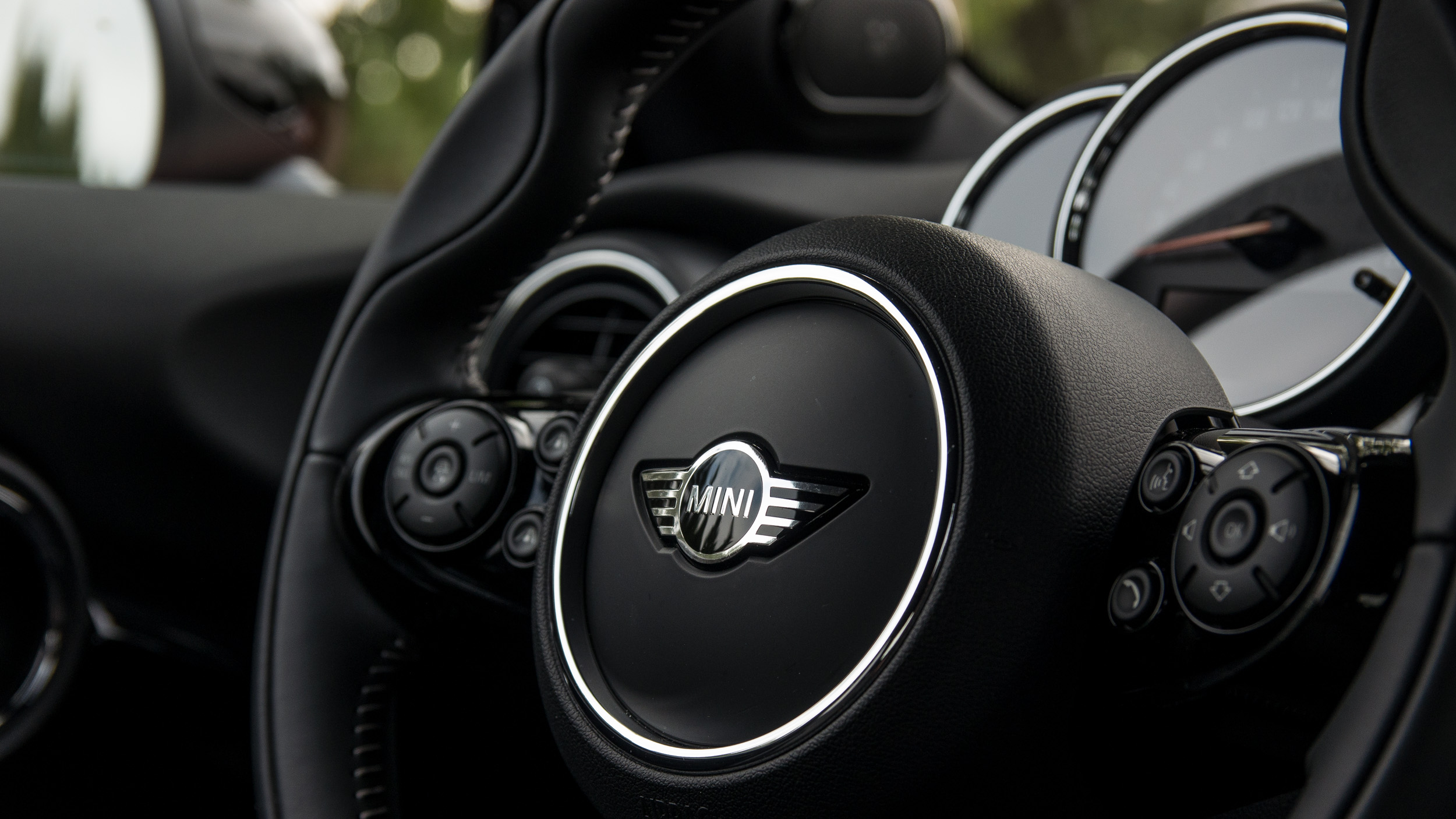 Mini 3-Door Hatch and Convertible (2018) review: A small car that’s big ...