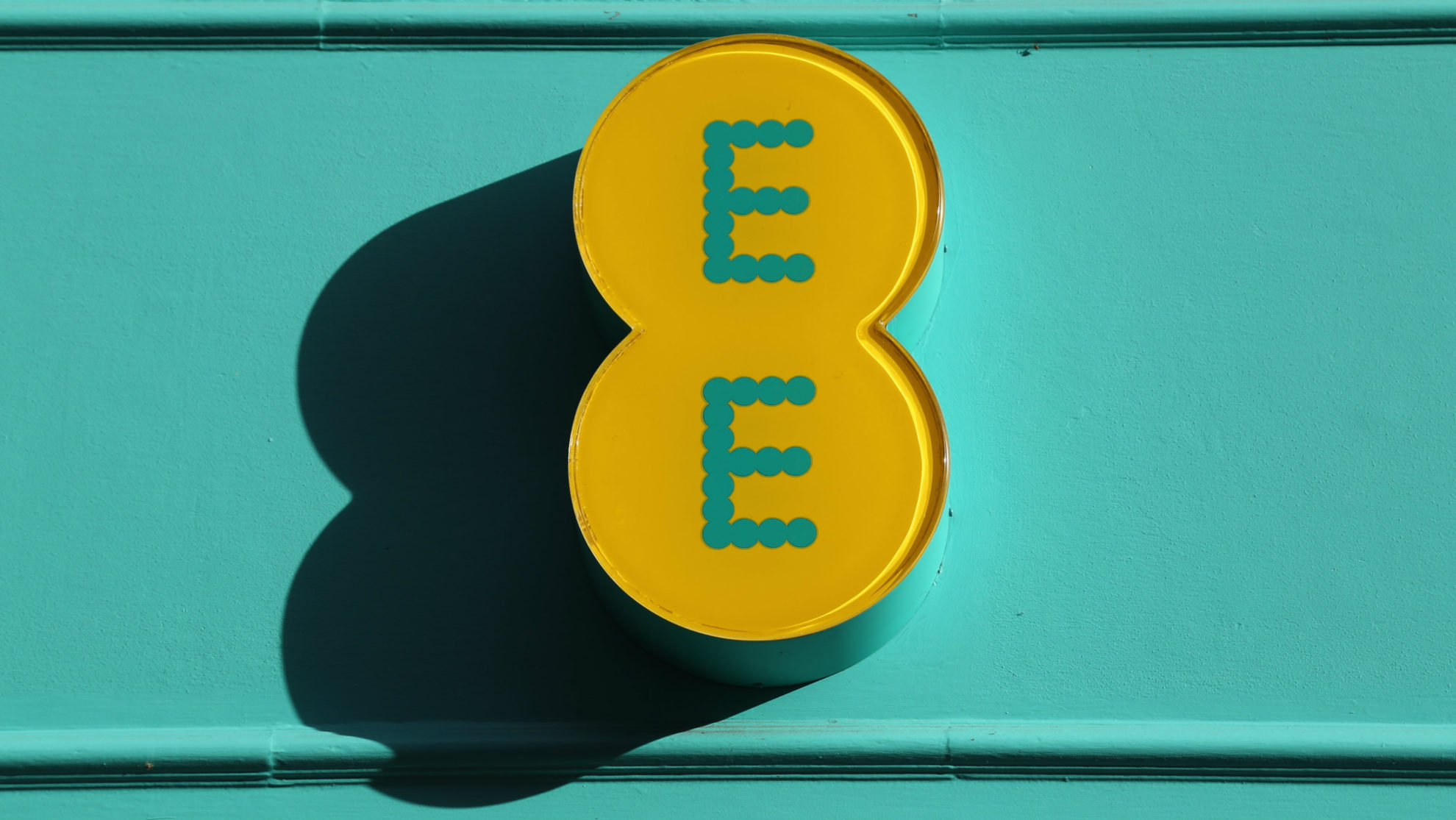 EE is first UK network to launch smart number technology: Plan lets you ...
