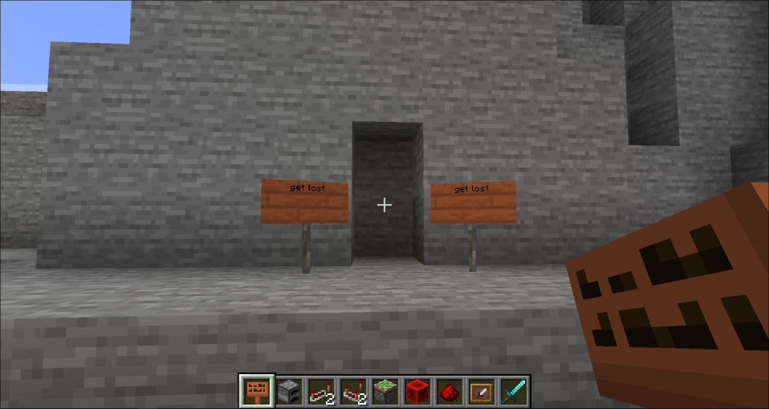 How to Make a Secret Door in Minecraft