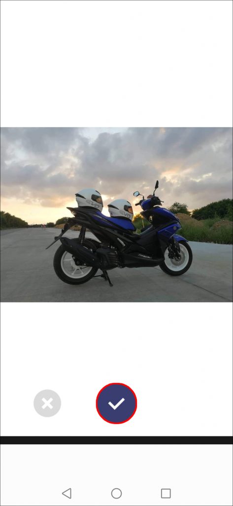 How to Make a Picture Round on an Android Device