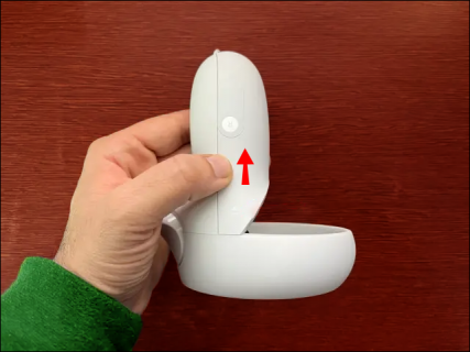 How To Change the Oculus Quest 2's Batteries