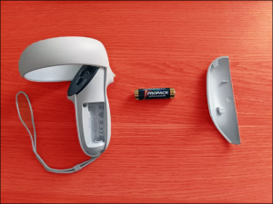 How To Change the Oculus Quest 2's Batteries