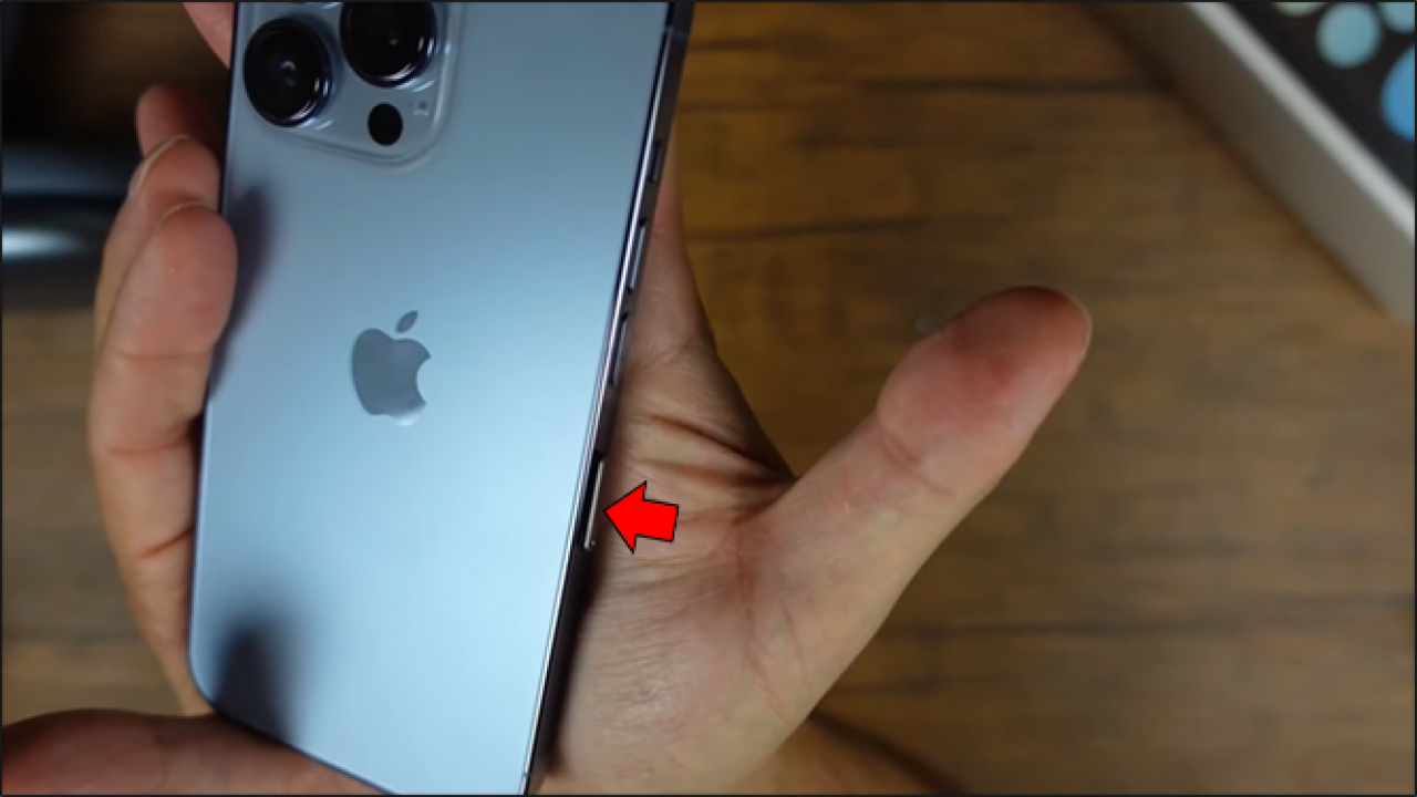 How To Remove a SIM Card From an iPhone