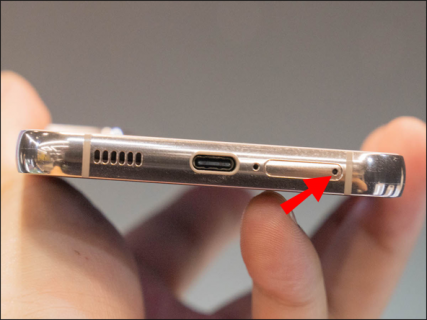 How to Remove a SIM Card From a Samsung Phone
