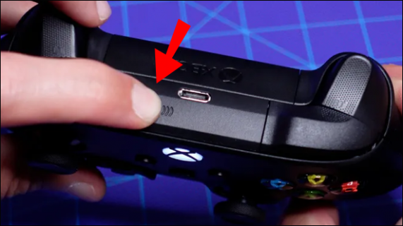 How To Fix an Xbox Series X Controller That Keeps Blinking Series