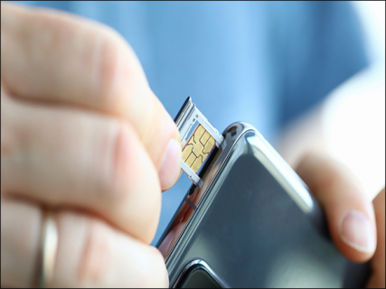 How to Remove a SIM Card From a Samsung Phone