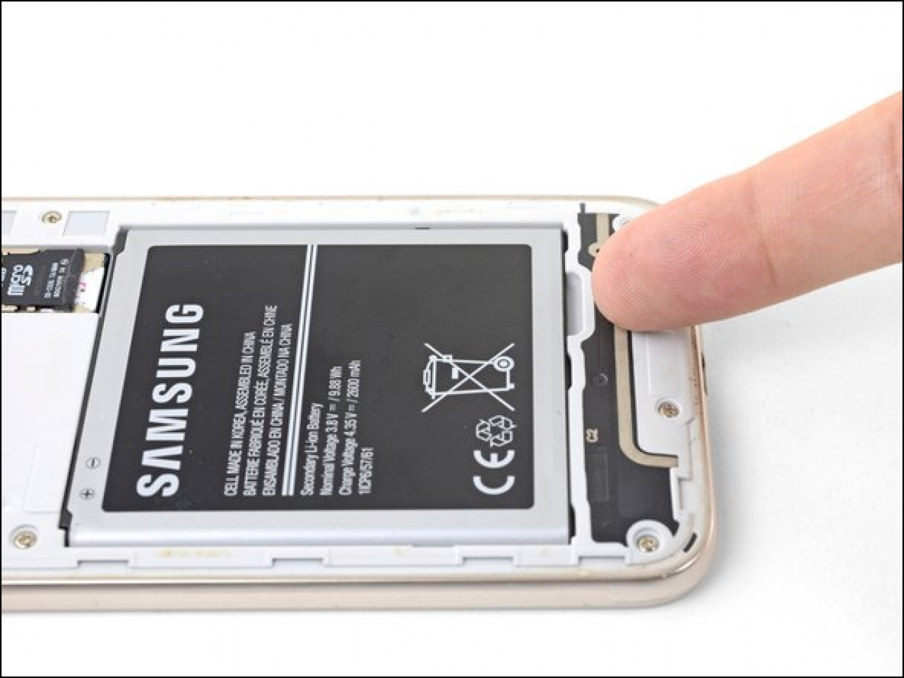 How to Remove a SIM Card From a Samsung Phone