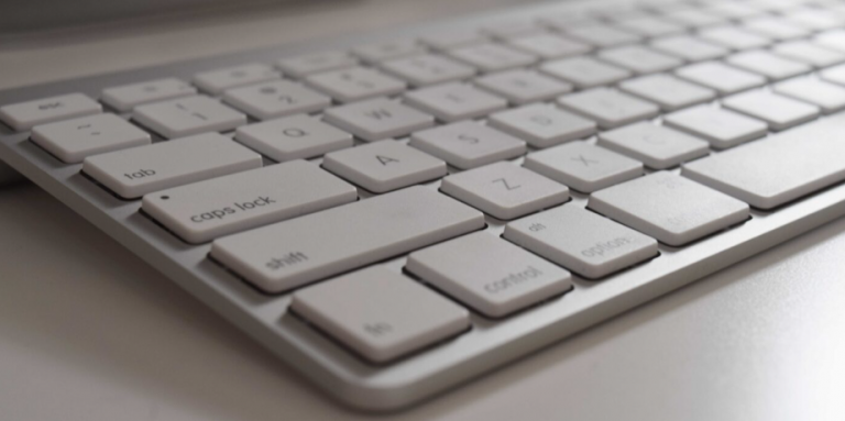 Apple patents a way to keep your keyboard crumb free