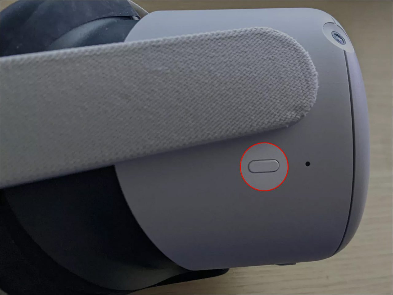 How to Connect Controllers to a Meta Quest 2