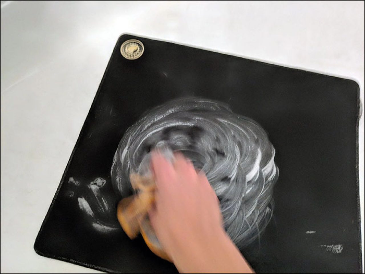 How to Clean Your Mousepad