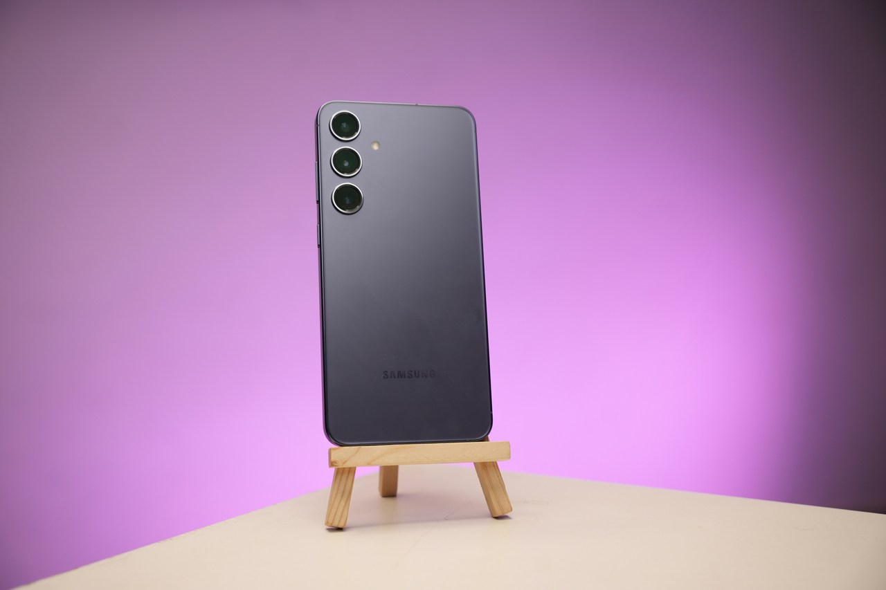 How to Turn Off or Restart the Samsung Galaxy S24